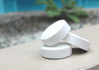 Slow stabilized chlorine tablets - UMIR